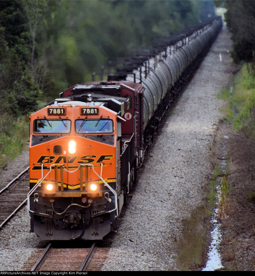 BNSF 7881 CSX Train K048 Crude Oil Loads